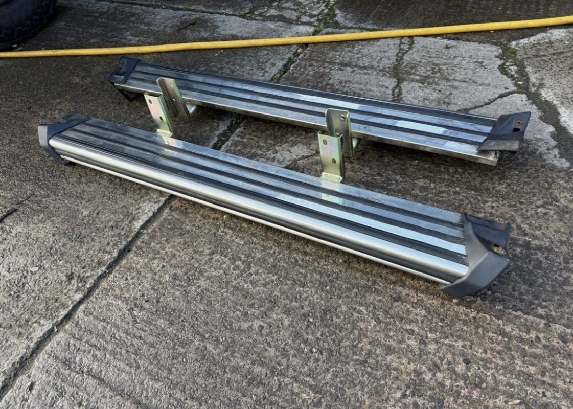 Mercedes G Wagon W463 Side Steps SWB - Gwagonauthenticpartjunction.eu