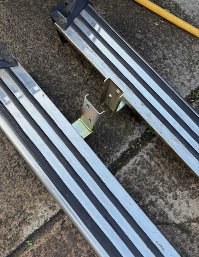 Mercedes G Wagon W463 Side Steps SWB - Gwagonauthenticpartjunction.eu