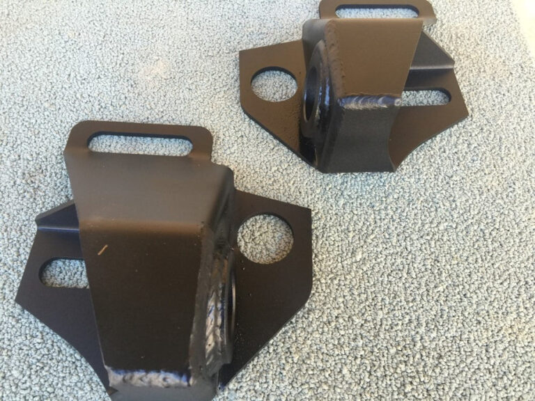 Control Arm Bracket (Military Style) Kit - Rear Axle ...